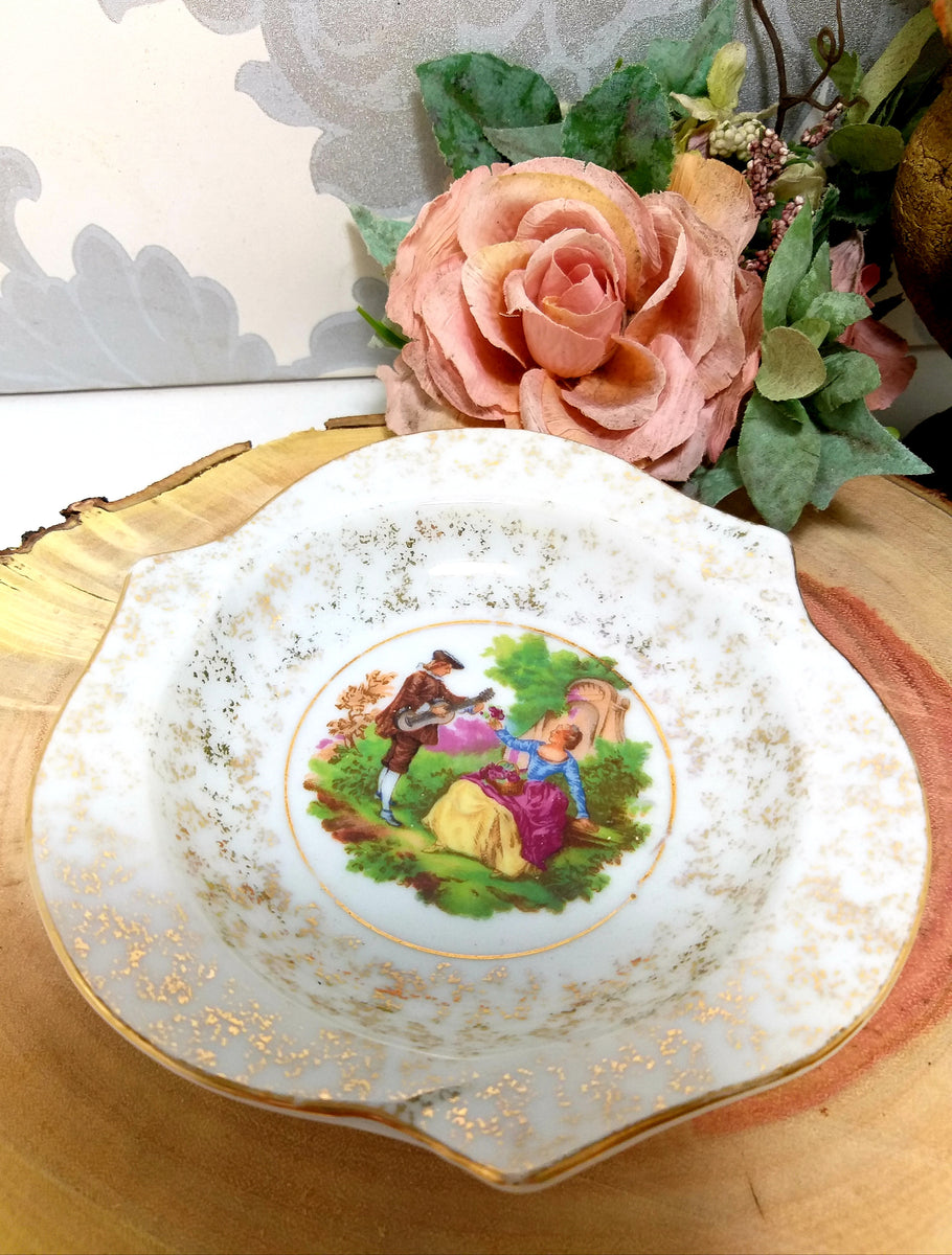Small Vintage Gold Chintz Porcelain Bowl With Romance Scenery ...