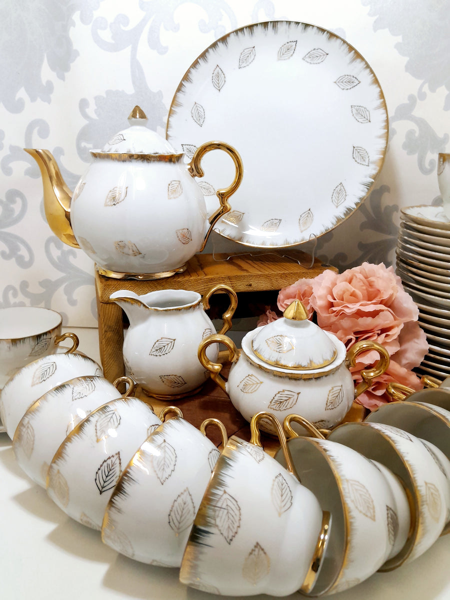 40 Piece Classic White & Gold Unmarked Tea Set – Affordable Preloved ...